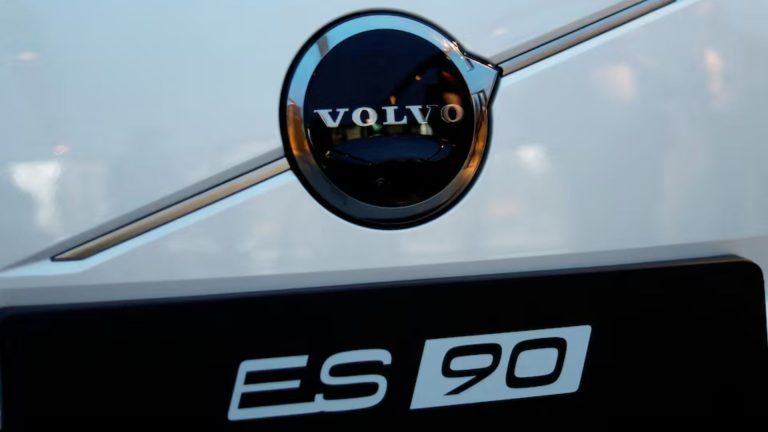 Volvo Cars pauses Novo battery project as partner search drags on ...